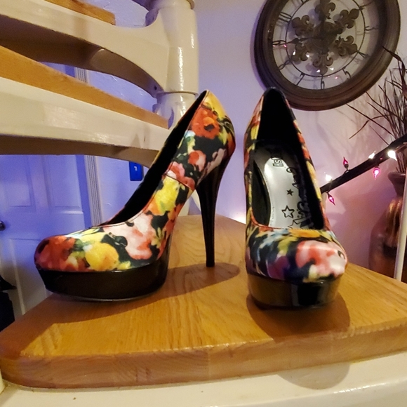 Brash | Shoes | Brash 5 Floral Stiletto Size 85 | Poshmark